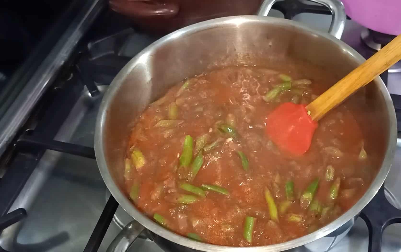 Egyptian Green Beans (Fasoolya Khadra) with Tomato Sauce