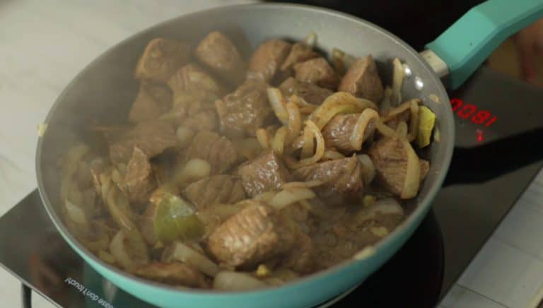 Authentic Arabic Beef Stew (Kebab Halla) with White Rice