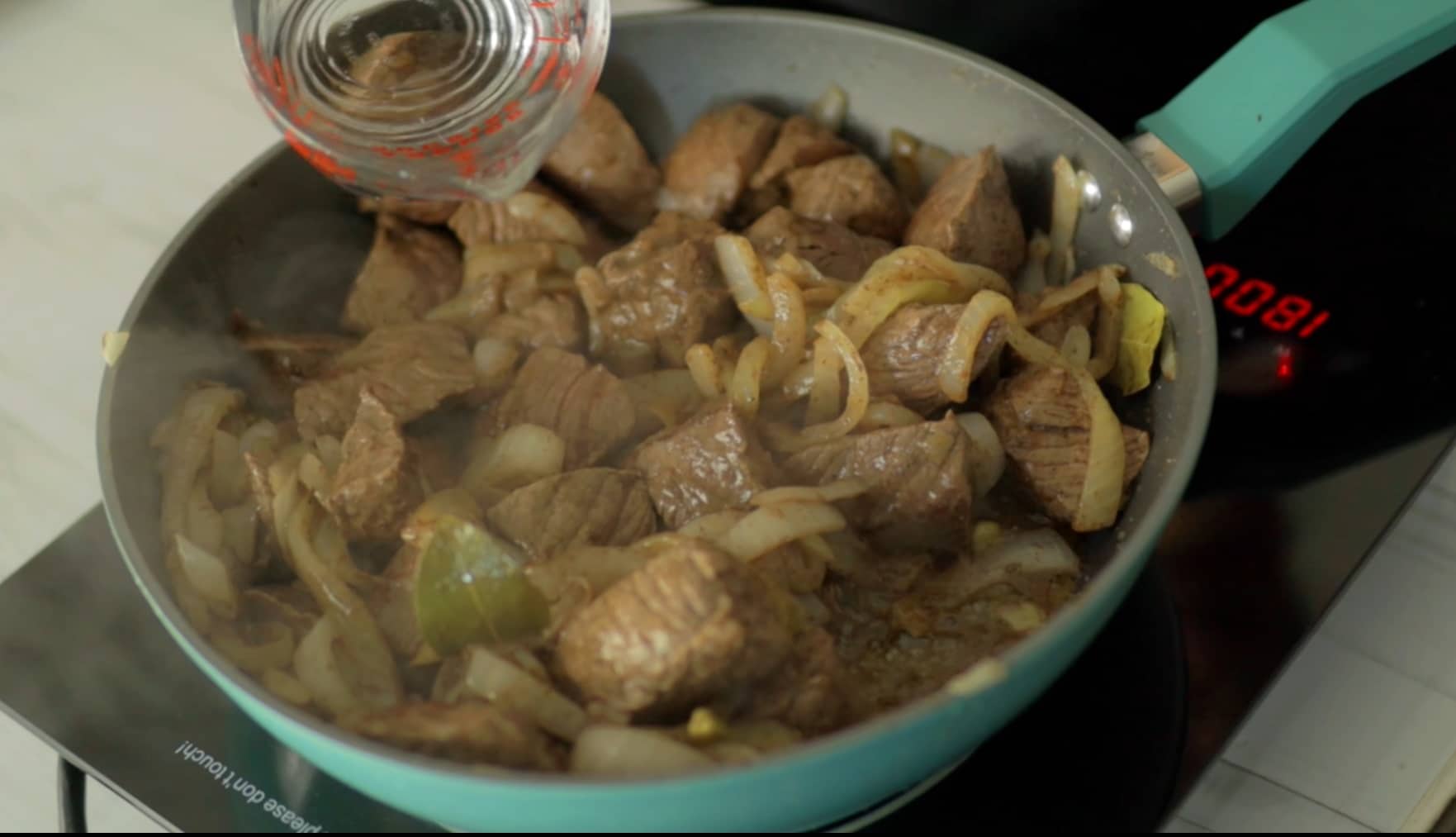 Authentic Arabic Beef Stew (Kebab Halla) with White Rice