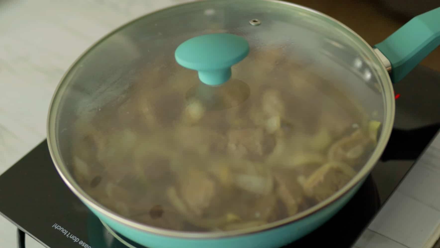 Authentic Arabic Beef Stew (Kebab Halla) with White Rice