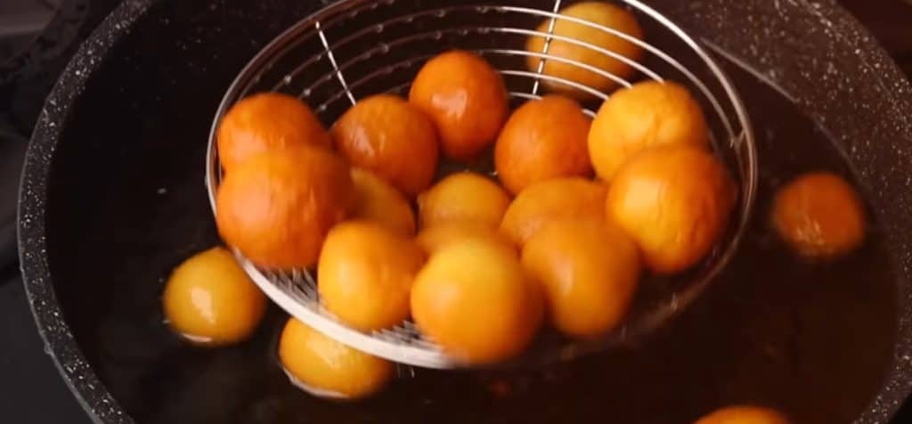 Egyptian Zalabia Balls Recipe: Luqmat al-Qadi